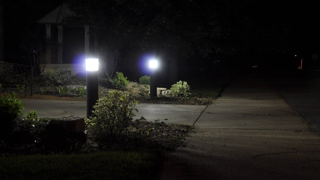 17w RFT LED 347v EXTREME-LIFE Prismatic Glass Bollard Light